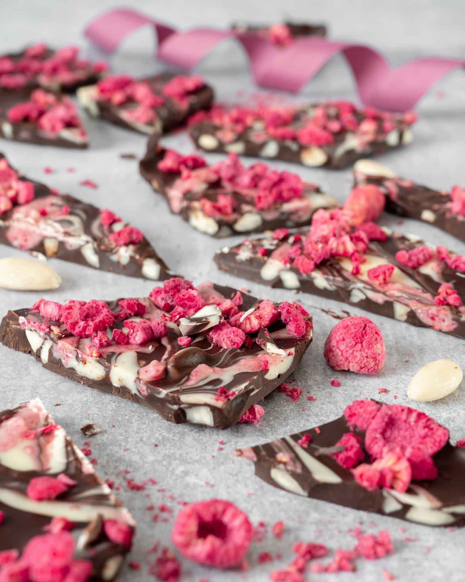 Raspberry Chocolate Bark With Almonds (Easy Recipe)