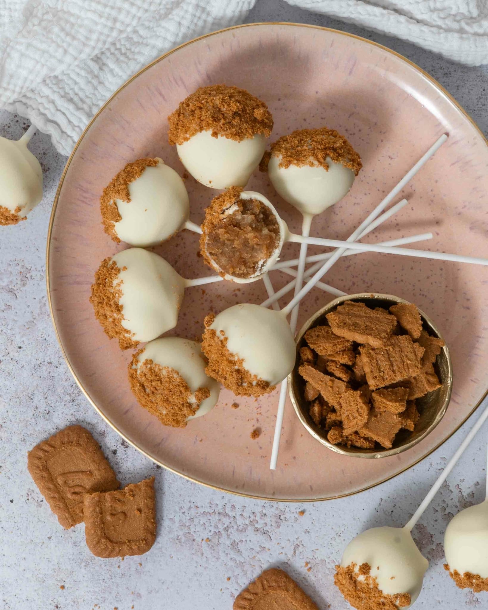 Biscoff Cake Pops Recipe (Cookie Butter Truffles)